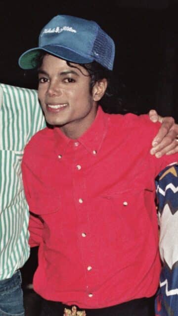 How Did Michael Jackson's Skin Turn White? Actual Facts - MG